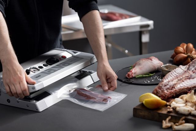 How does a vacuum sealer work? Read more at Lava!
